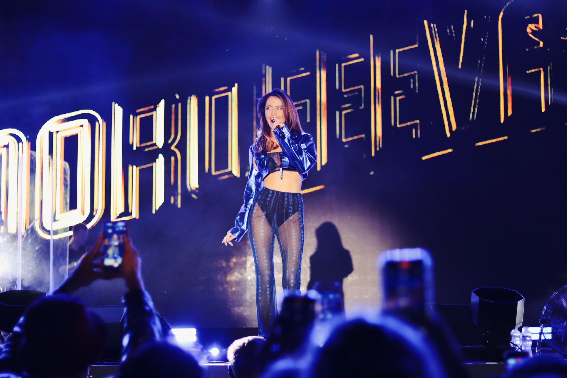 DOROFEEVA открыла лето первым сольным концертом в Киеве. Как это было ...